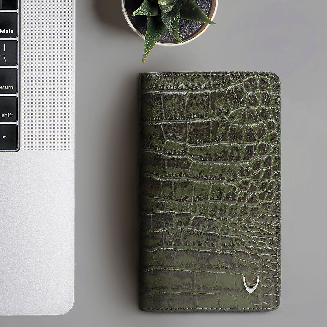 Buy Green Boston W3 Passport Holder Online - Hidesign